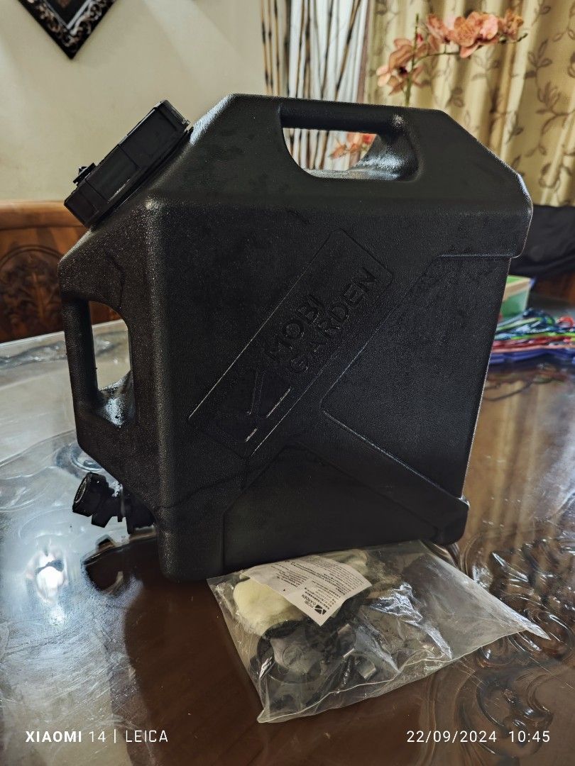 20L MOBI GARDEN Water Tank Container Portable Bucket Camping Outdoor Bekas Air, Sports Equipment ...