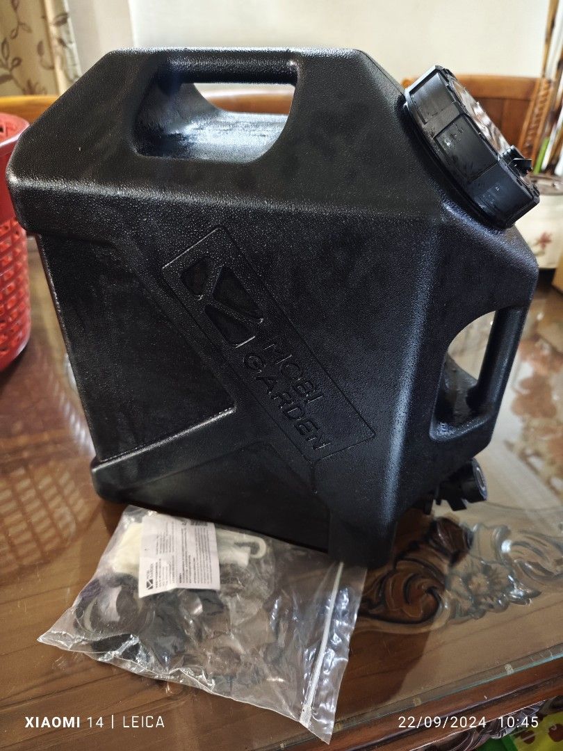 20L MOBI GARDEN Water Tank Container Portable Bucket Camping Outdoor Bekas Air, Sports Equipment ...