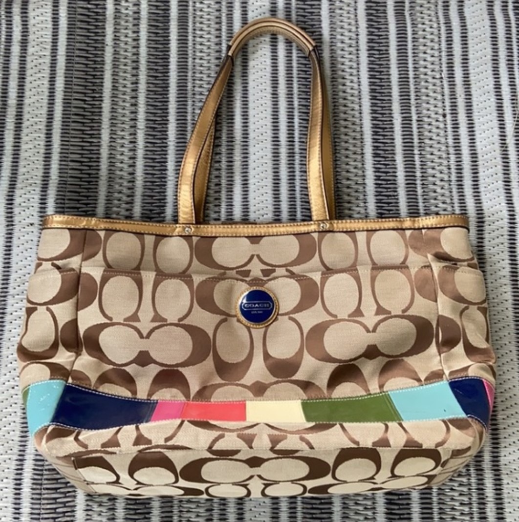 Coach Large Tote Bag, Luxury, Bags & Wallets on Carousell