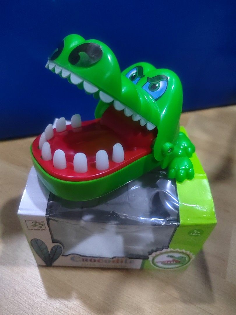 Crocodile finger biting toy game (green), Hobbies & Toys, Toys & Games ...