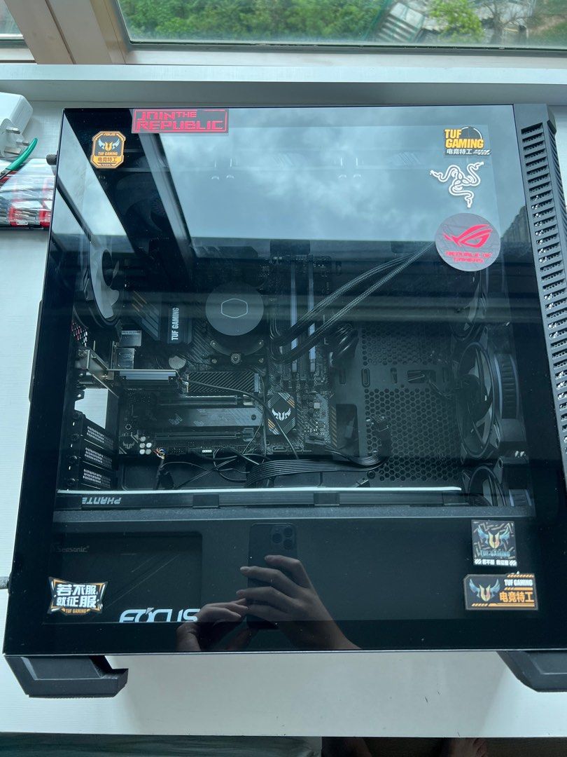Gaming PC, has lots of stickers, Tuf motherboard, Ryzen 7 5700X, NO GPU ...