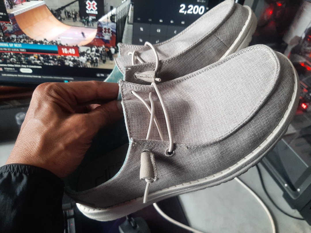 Crocs Hey Dude Wendy Chambray Beige Size 7us mens(original), Men's ...