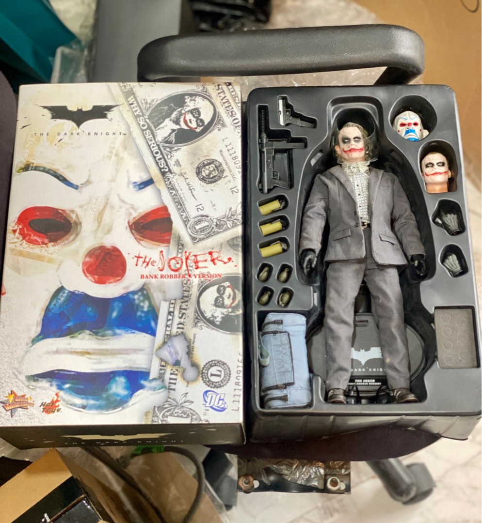 HOT TOYS JOKER BANK ROBBER, Hobbies & Toys, Toys & Games on Carousell