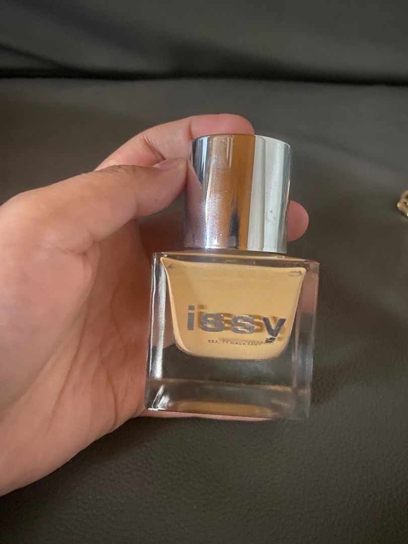 Issy active foundation, Beauty & Personal Care, Face, Makeup on Carousell