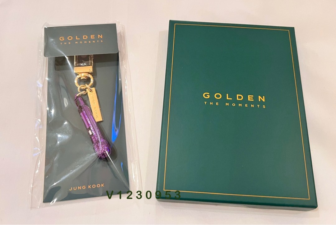 (Onhand) Jung Kook Golden The Moments Photo Holder / Mic keyring ...
