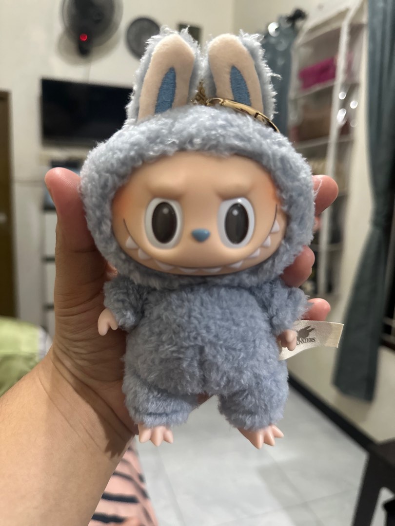 Labubu ori popmart sea salt macaroon v1, Toys & Collectibles, Mainan di ...