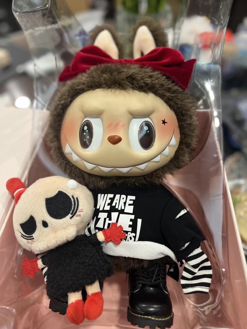 Labubu valentine limited edition catch me if you like me, Hobbies ...