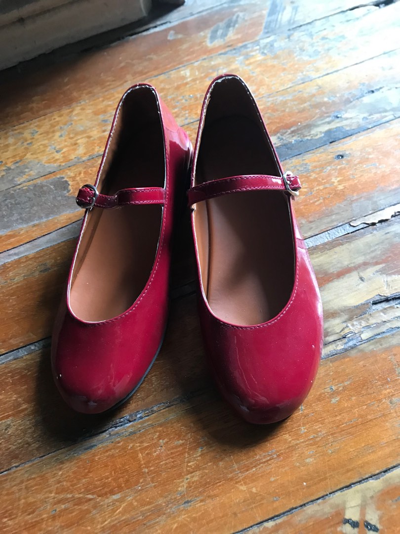 Maroon Mary Janes, Women's Fashion, Footwear, Flats & Sandals on Carousell