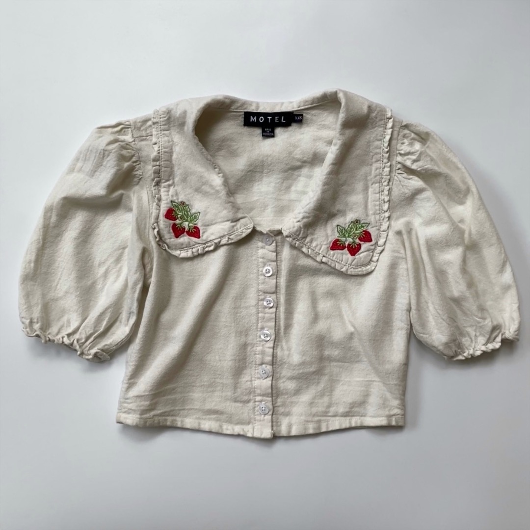 Motel Tucci Top In White Strawberry Embro, Women's Fashion, Tops ...