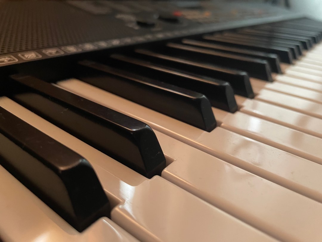 61 key piano - Global 290, Hobbies & Toys, Music & Media, Musical ...