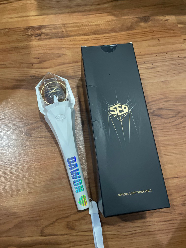 SF9 OFFICIAL LIGHTSTICK VER2, Hobbies & Toys, Collectibles ...