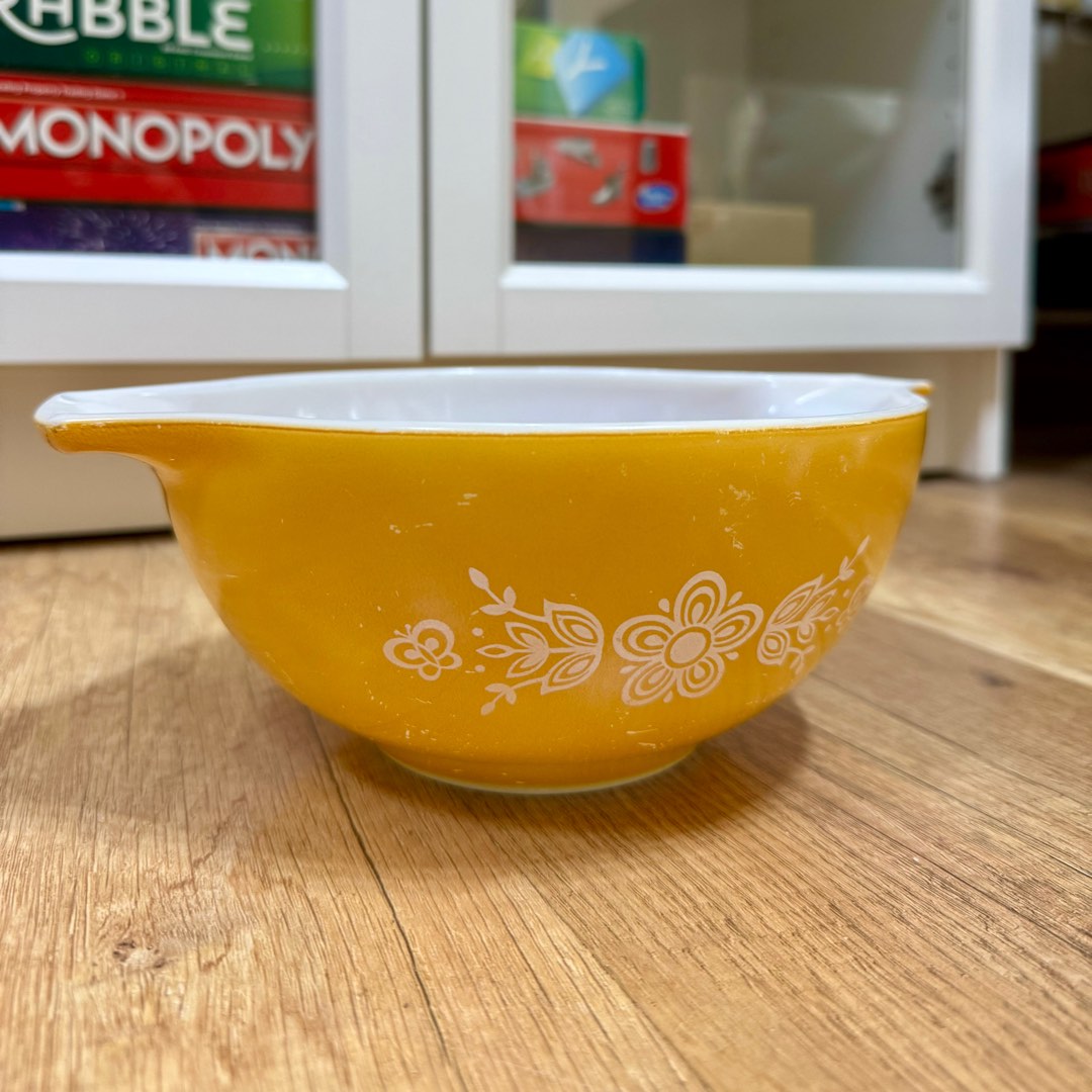 Vintage Pyrex Butterfly Gold 1972-1978, Hobbies & Toys, Collectibles ...