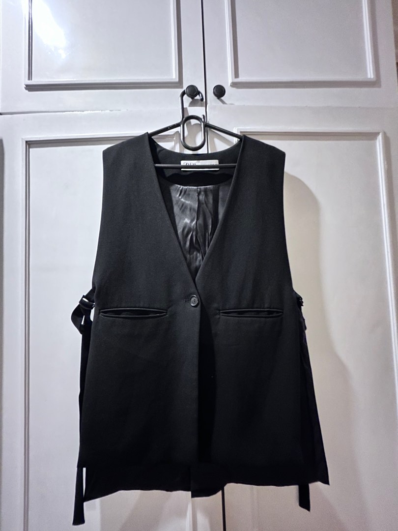 Zara Black Vest, Women's Fashion, Tops, Others Tops on Carousell
