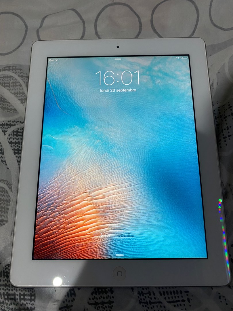 Apple Ipad 2nd Gen, Mobile Phones & Gadgets, Tablets, iPad on Carousell