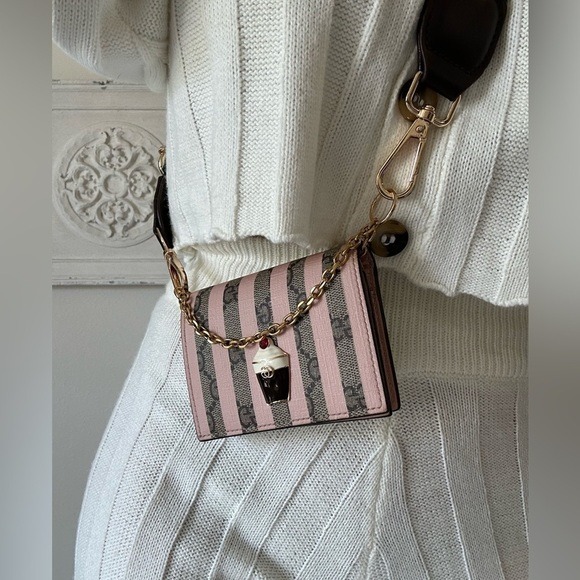 Authentic GUCCI Folio, Ice Cream GG full inclusion, box, dust bag ...