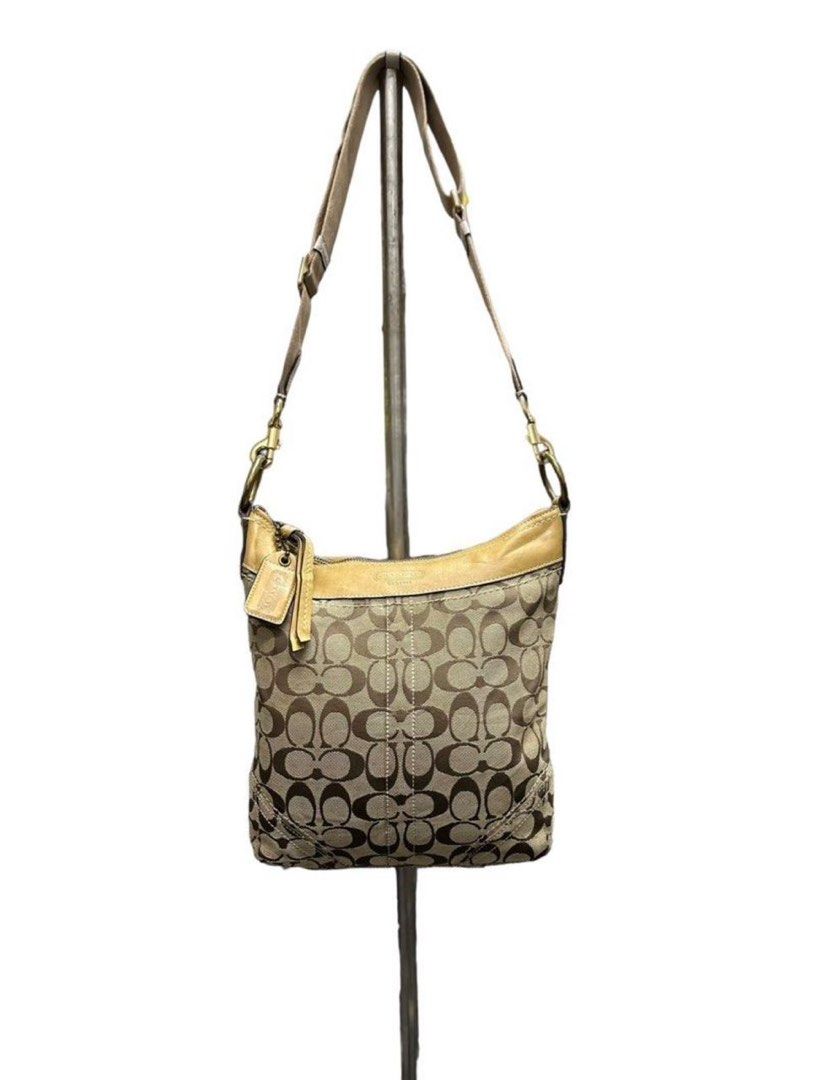 Coach Shoulder Beg, Women's Fashion, Bags & Wallets, Shoulder Bags on ...