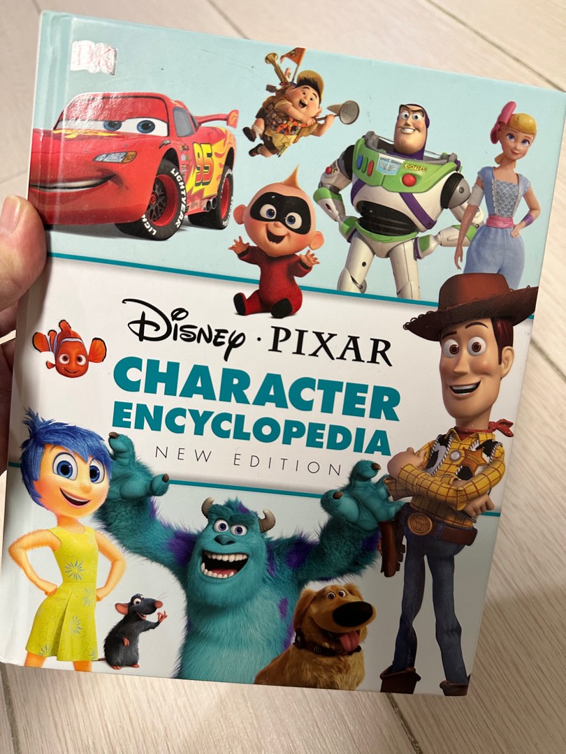 Disney •Pixar character encyclopedia, 興趣及遊戲, 書本 & 文具, 兒童書籍 - Carousell