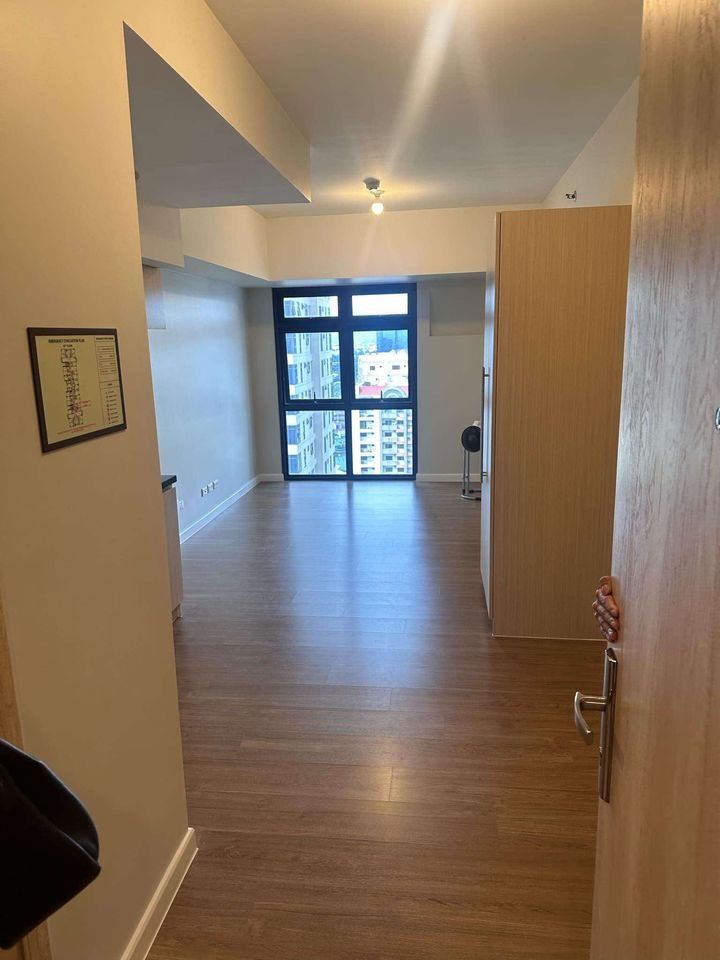 For Rent: 3-Bedroom Unit at Portico, Travertine (Tower 2), Pasig ...