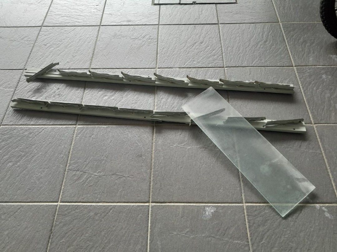 Frame Tingkap Kaca kepil 8 anak tingkap, Furniture & Home Living ...