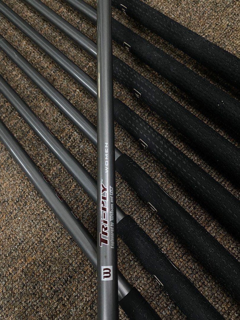 (Lady) Wilson DEEP RED Iron Set, Sports Equipment, Sports & Games, Golf ...