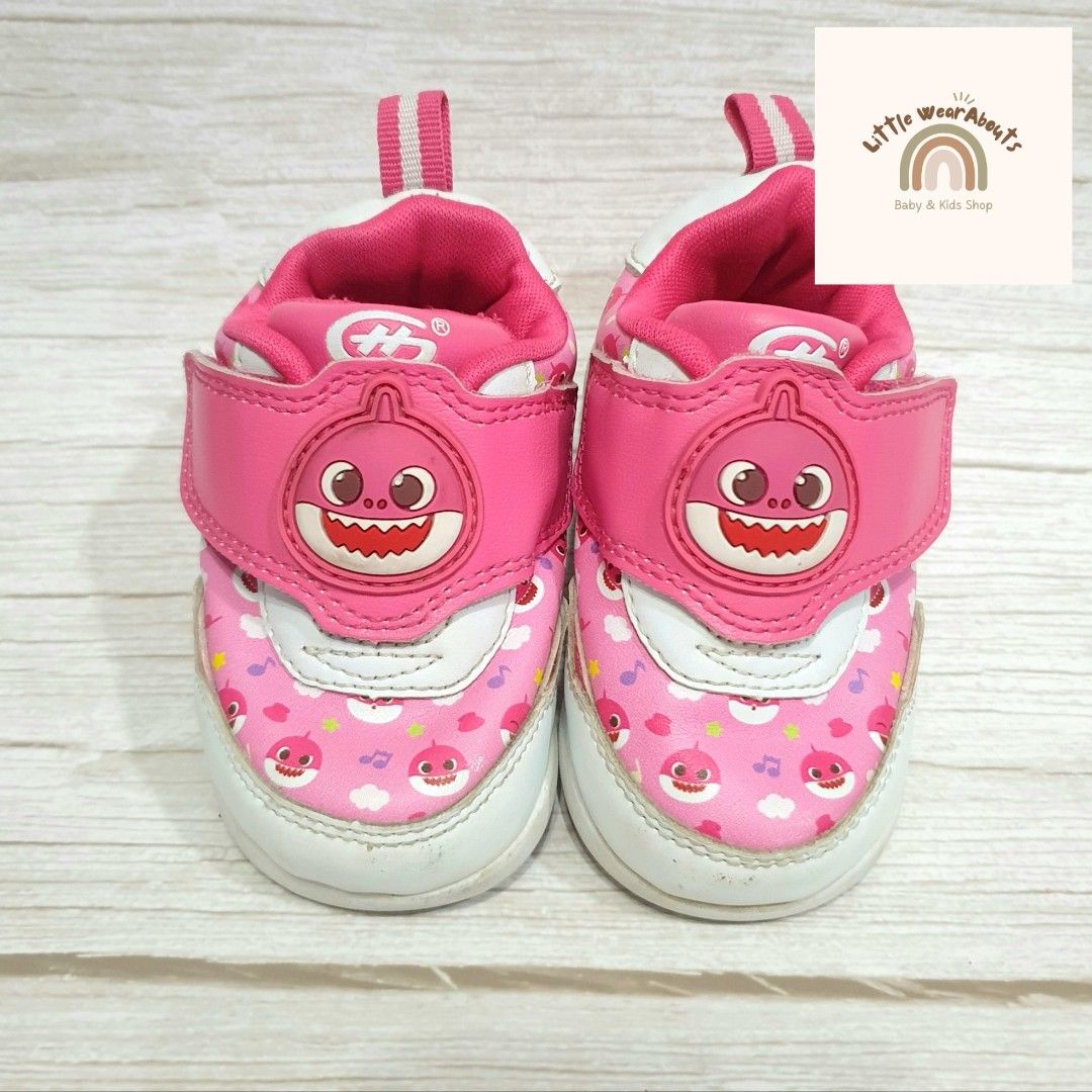 PINKFONG BABY SHARK Rubber Shoes | 11cm, Babies & Kids, Babies & Kids ...