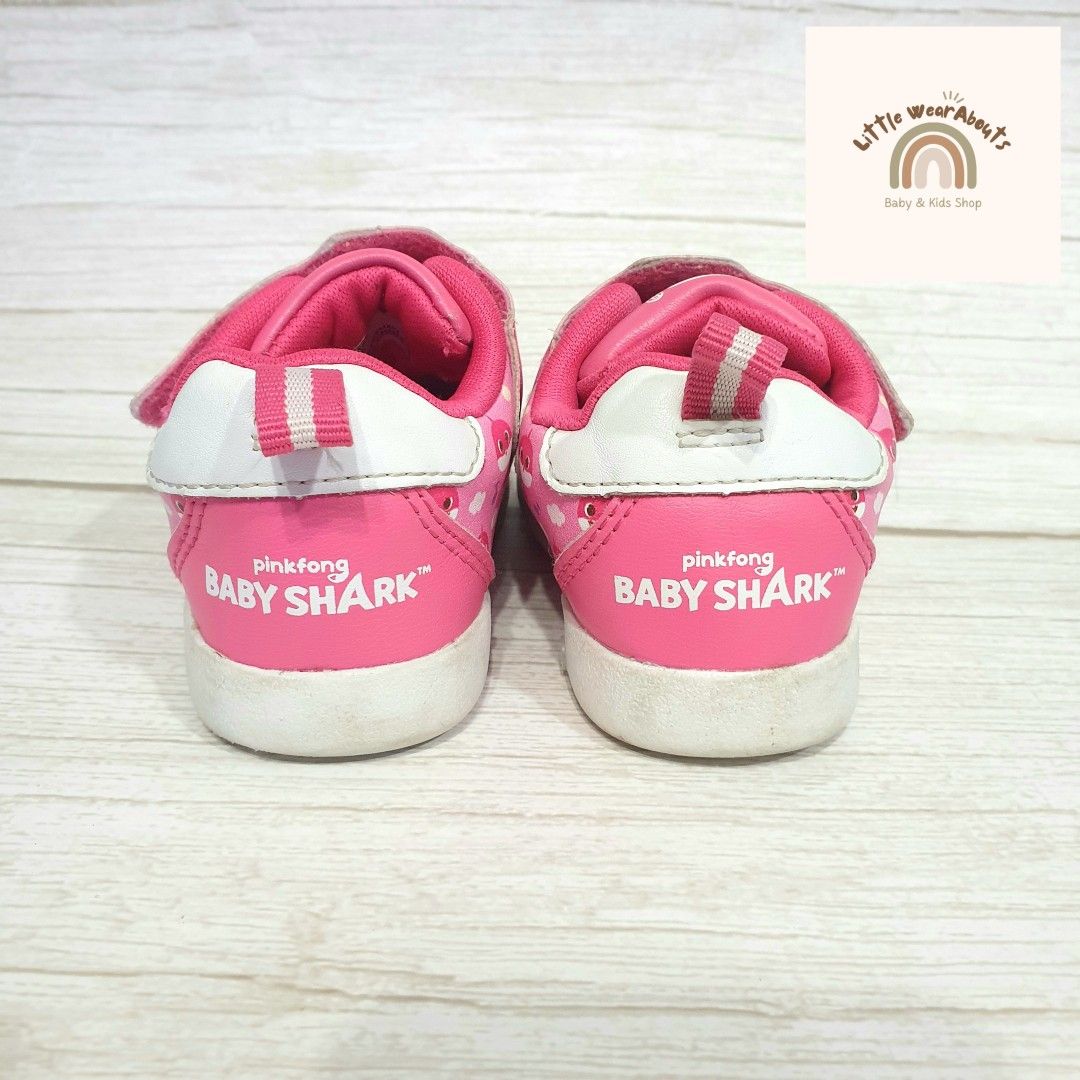PINKFONG BABY SHARK Rubber Shoes | 11cm, Babies & Kids, Babies & Kids ...