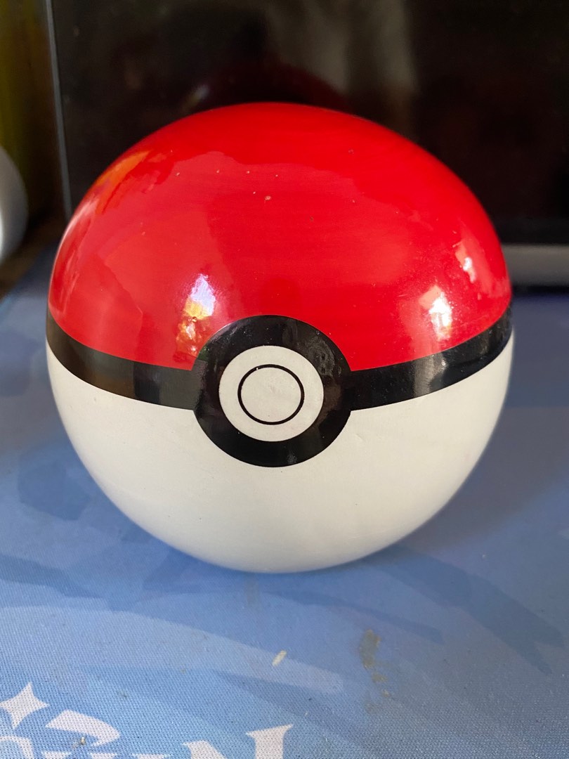Pokemon Pokeball Ceramic Piggy Bank, Hobbies & Toys, Memorabilia ...