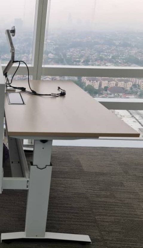 Steelcase motorized desk 1575mm x 800mm, Computers & Tech, Office ...