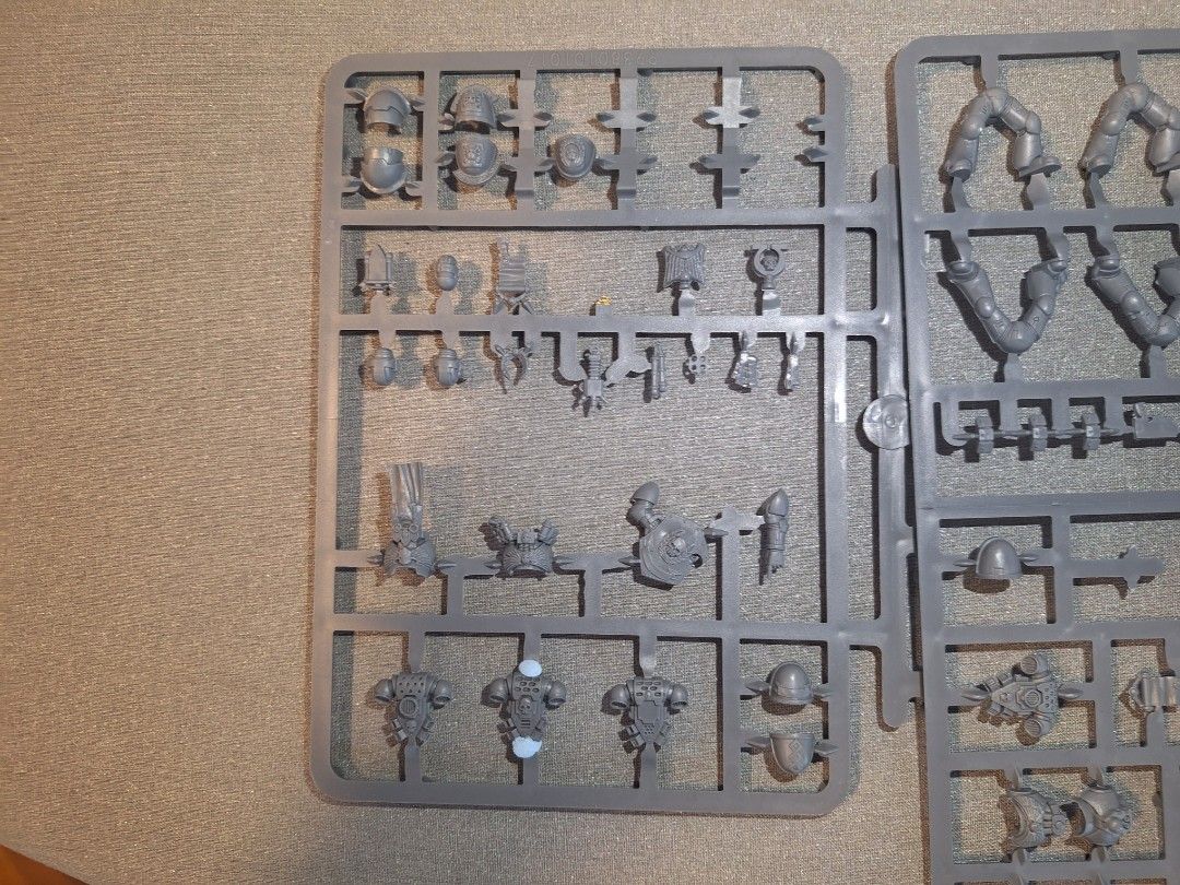 Warhammer 40k Company Command Squad Space Marine sprue, Hobbies & Toys ...