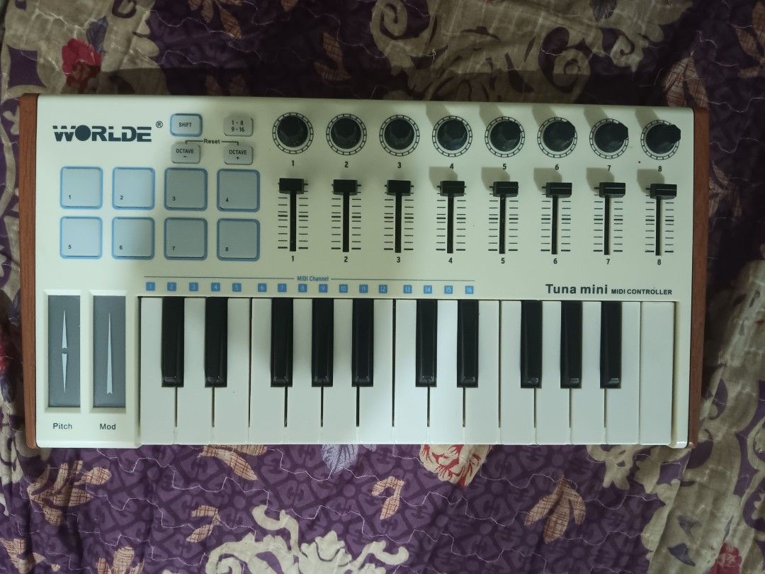 WORLDE Tuna Mini 25-key MIDI Controller, Hobbies & Toys, Music & Media ...