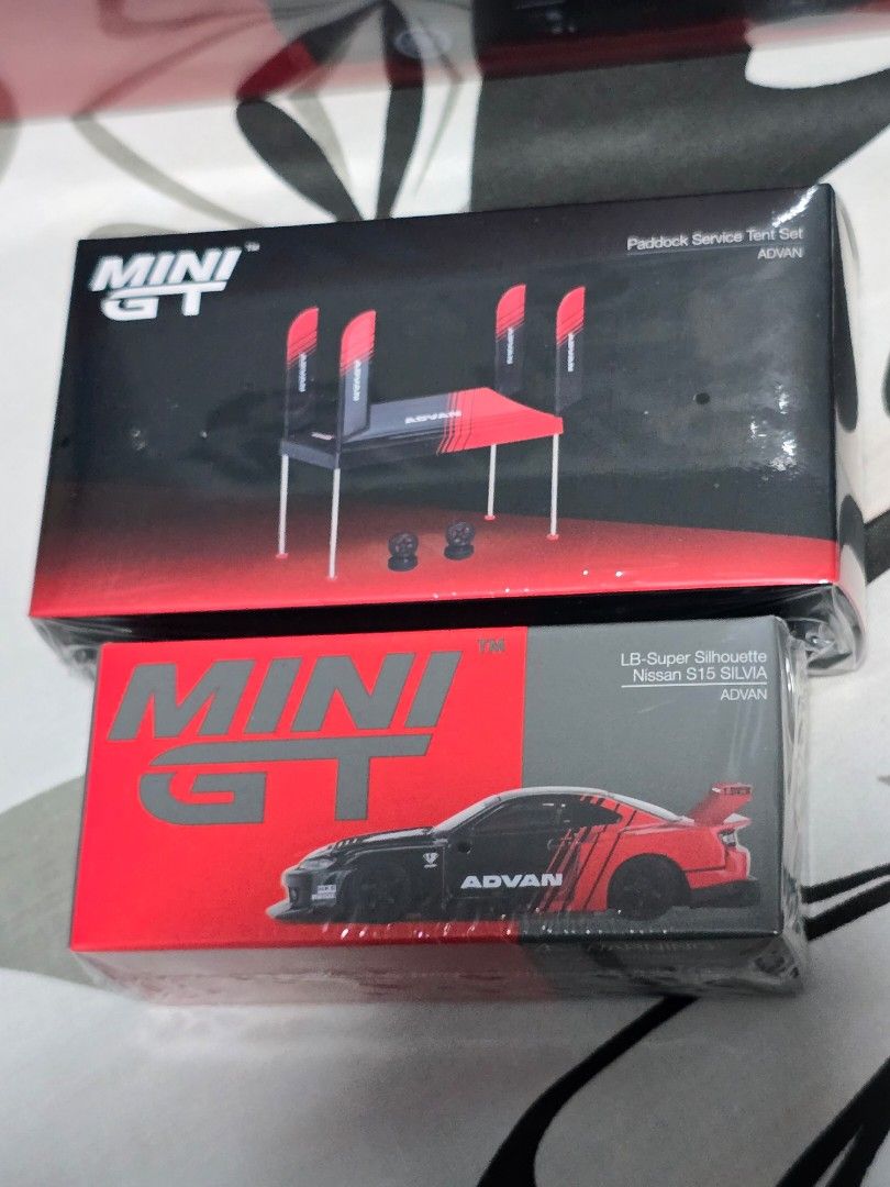 Advan Mini gt hot wheels tiny skyline rlc mercedes benz actros isuzu ...