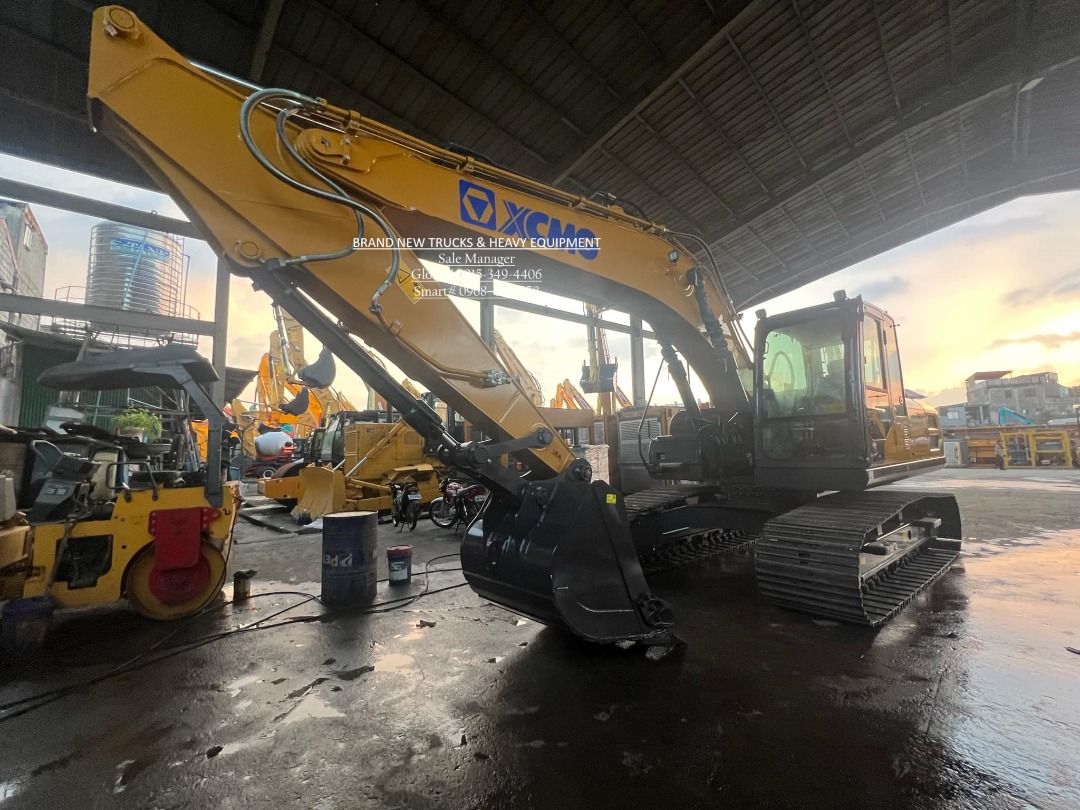 Backhoe Excavator XCMG 1cbm XE215B Xinchai engine with breaker line ...