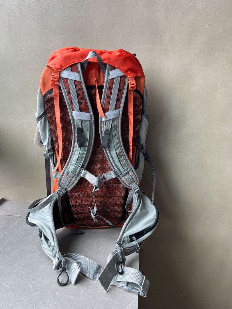 Boreas 美國設計輕身透氣行山露營登山旅行背囊全新有牌橙灰配色 USA Design Lost Coast 30L Backpack ...