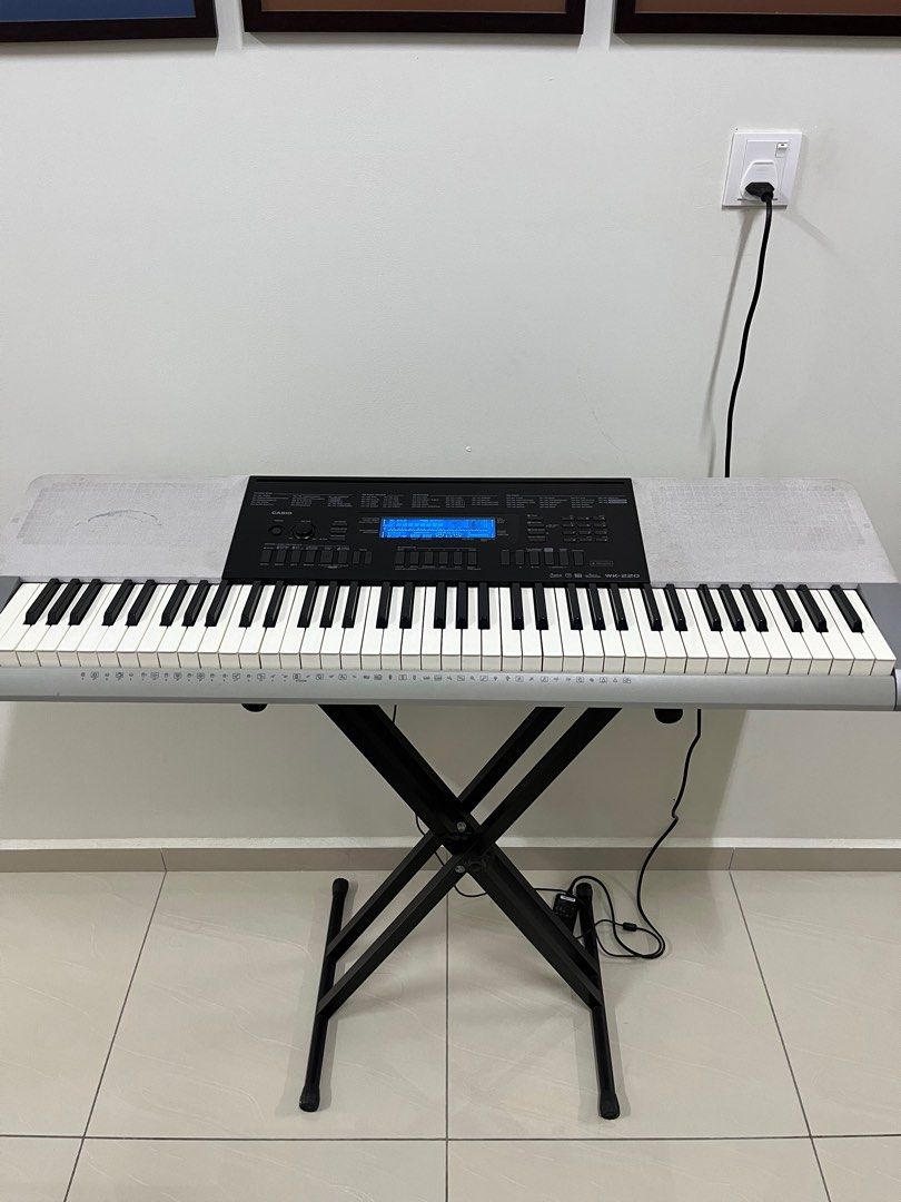 Casio WK 220 keyboard, Hobbies & Toys, Music & Media, Musical ...