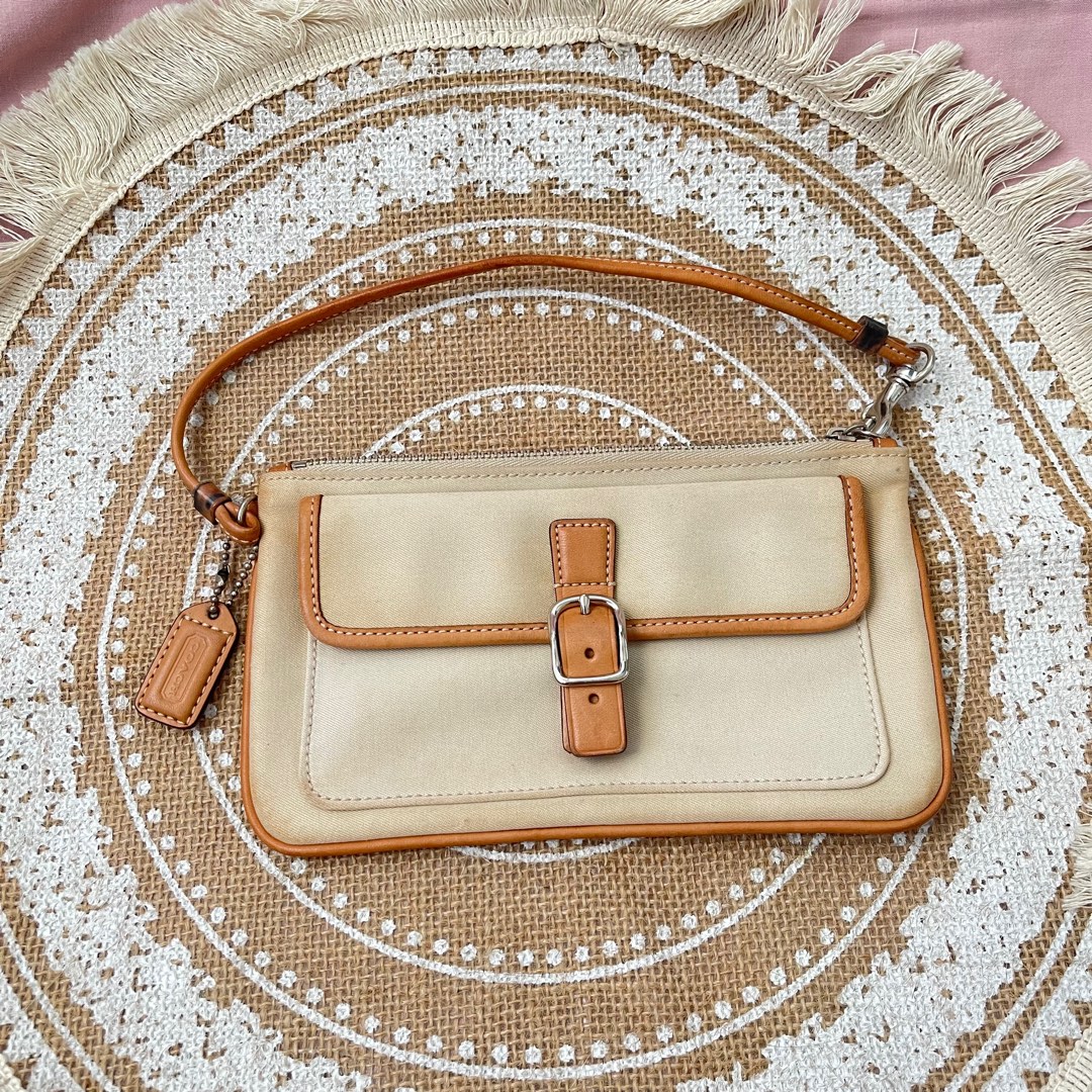 COASH WRIST WALLET, Women's Fashion, Bags & Wallets, Purses & Pouches on Carousell