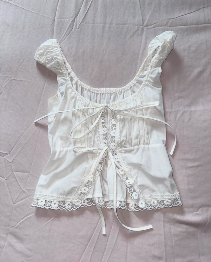 Couquette Top, Women's Fashion, Tops, Sleeveless on Carousell