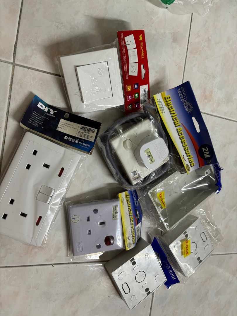 Electrical accessories Crown / Mr Diy / etc., Everything Else, Others ...