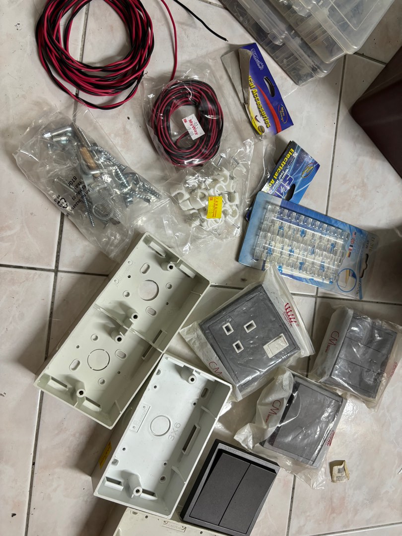 Electrical accessories Crown / Mr Diy / etc., Everything Else, Others ...