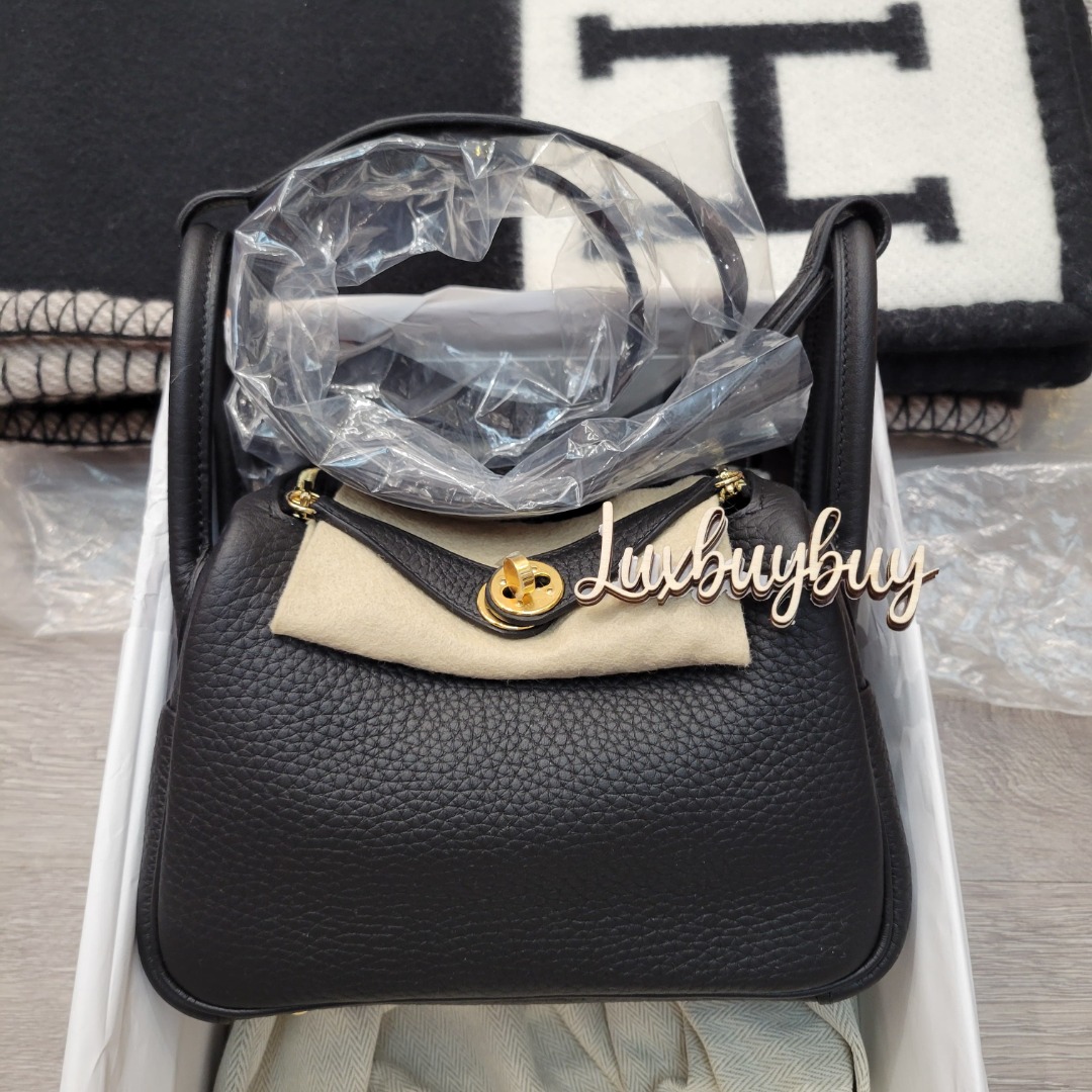 🈹🈹🈹♥️現貨🎁陪驗🎉HERMES MINI LINDY 2 NOIR CC short strap 黑金, 名牌, 手袋及銀包 ...