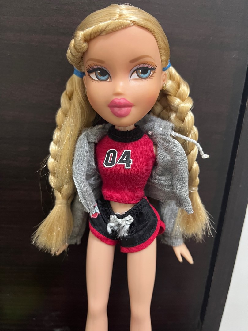 Interest Check: Bratz Class UK Cloe, Hobbies & Toys, Toys & Games on ...
