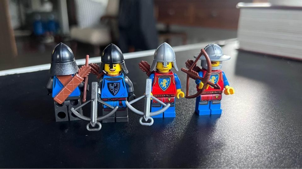 Lego Castle Black Falcon & Lion Knights (read description), Hobbies ...