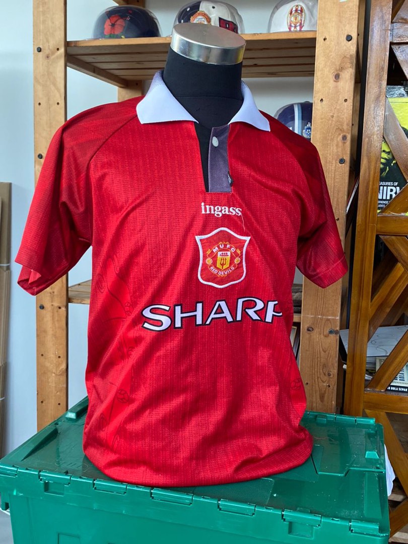 Manchester United, Men's Fashion, Activewear on Carousell