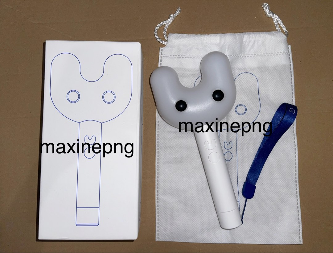 NewJeans Light Stick (Binky Bong), Hobbies & Toys, Memorabilia ...