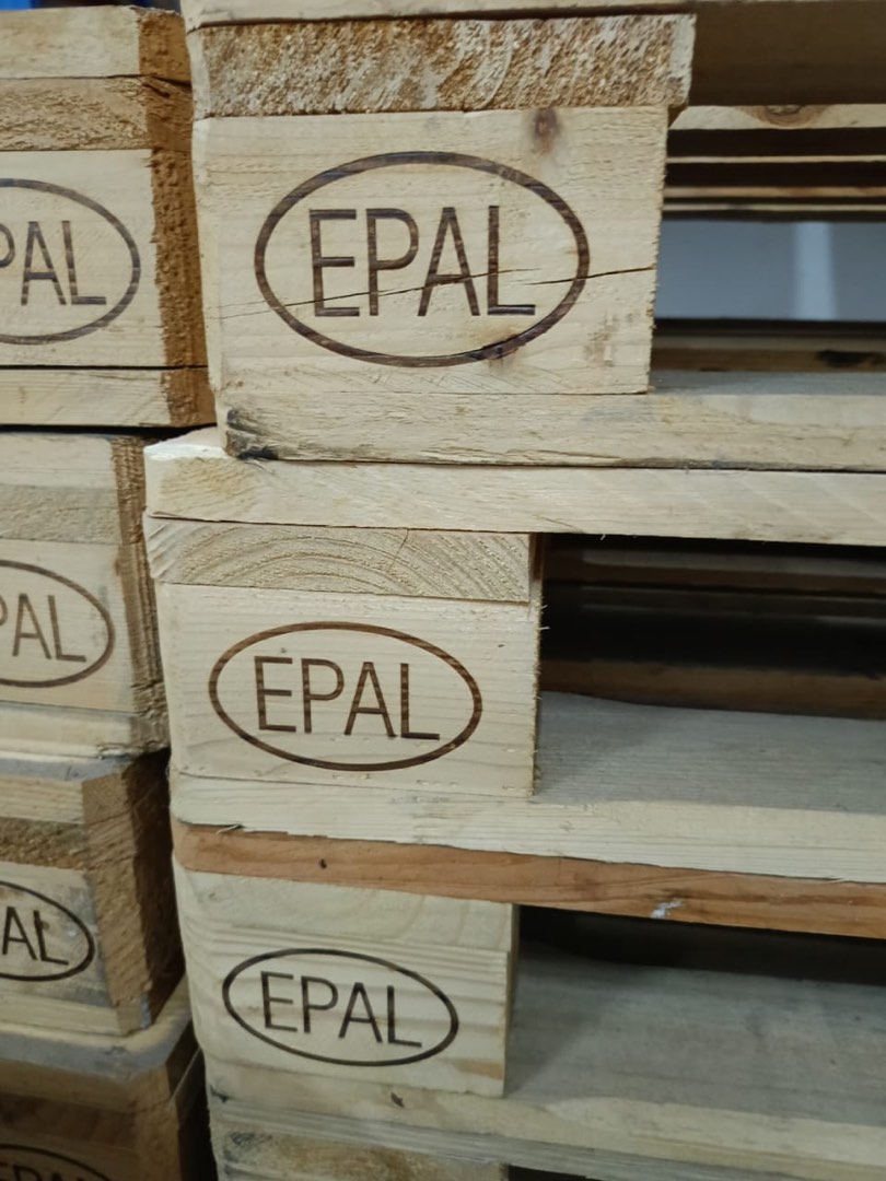 PALLET KAYU EPAL, Furniture & Home Living, Outdoor Furniture on Carousell