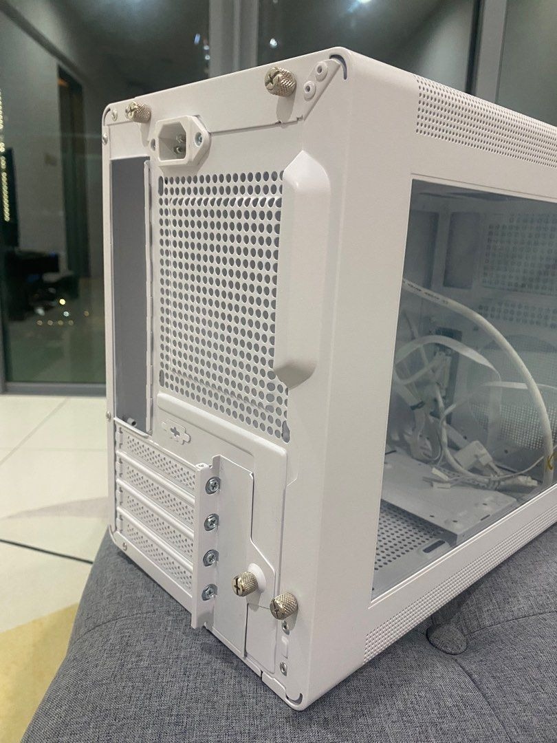 Power Train P60 mATX Case with Handle, Computers & Tech, Parts ...