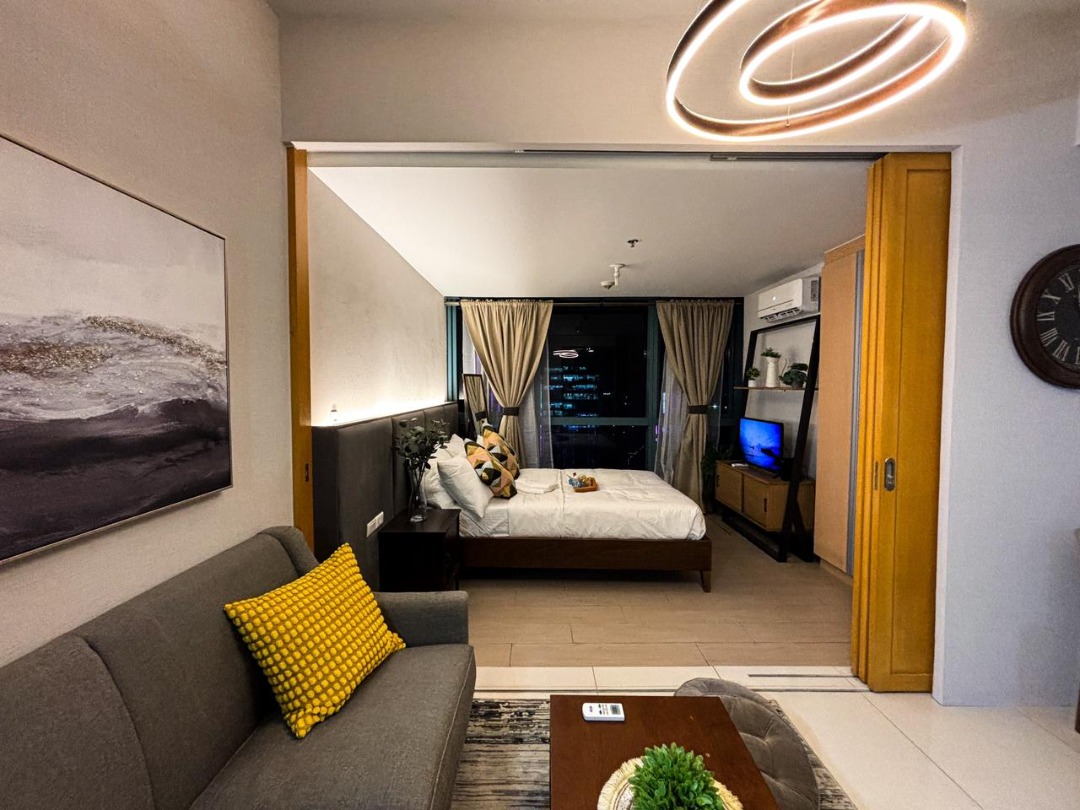 RUSH SALE PRICE DROP GOOD BUY! 1 Bedroom Condo Unit in One Uptown ...