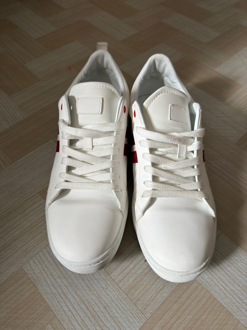 Snickers, Men's Fashion, Footwear, Sneakers on Carousell