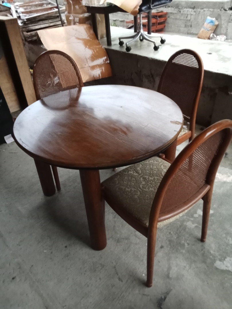 solid wood round dining table with 3 pcs solid wood solihiya chairs ...