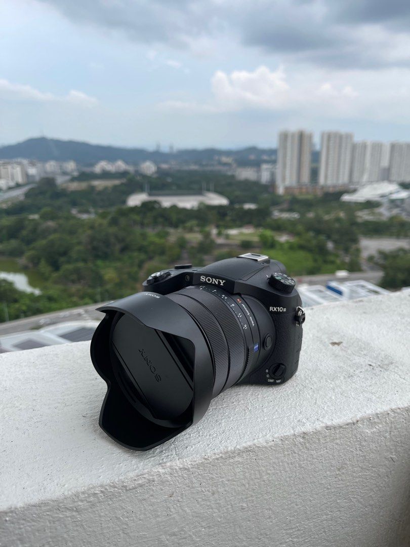 Sony RX10 III (mark 3), Photography, Cameras on Carousell
