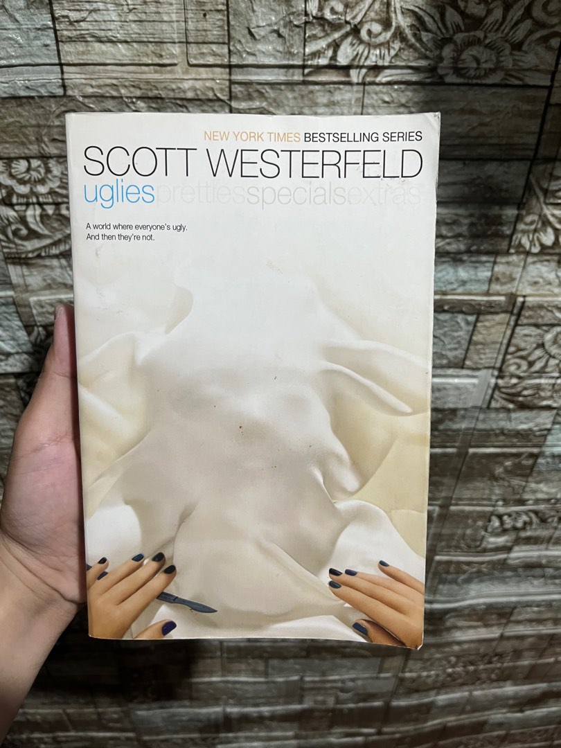 Uglies - Scott Westerfeld (Netflix), Hobbies & Toys, Books & Magazines ...